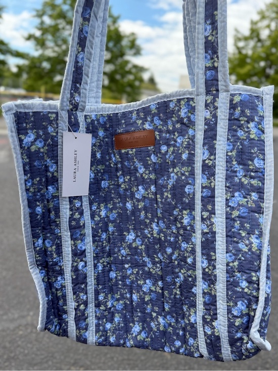 Laura Ashley | Bags | Laura Ashley Blue Rose Botanical Garden Belinda ...